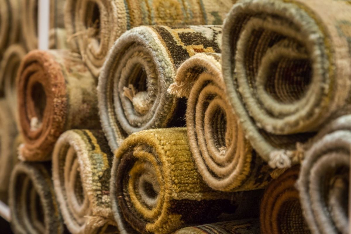 How to Vacuum a Hand-Knotted Rug – Serafian's Rug Blog